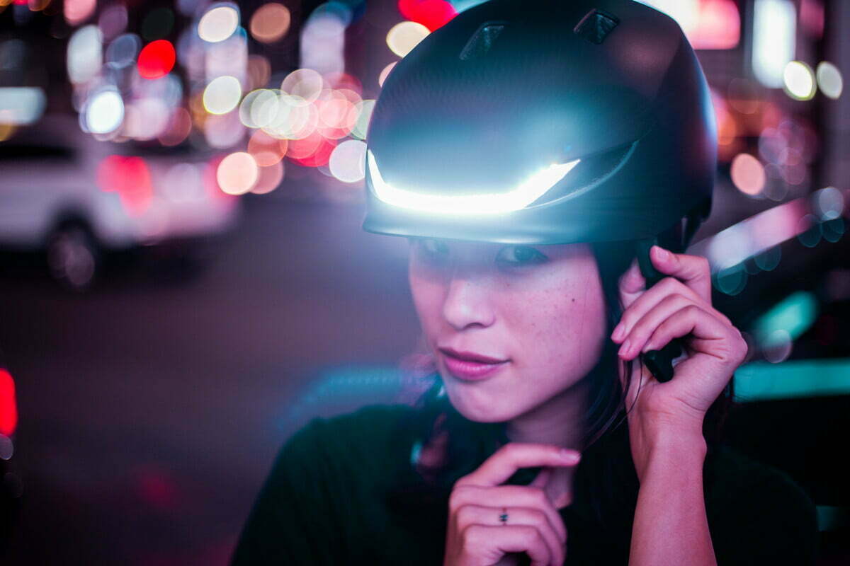 E Scooter Helm mit Blinker: Lumos Matrix E Scooter Helm