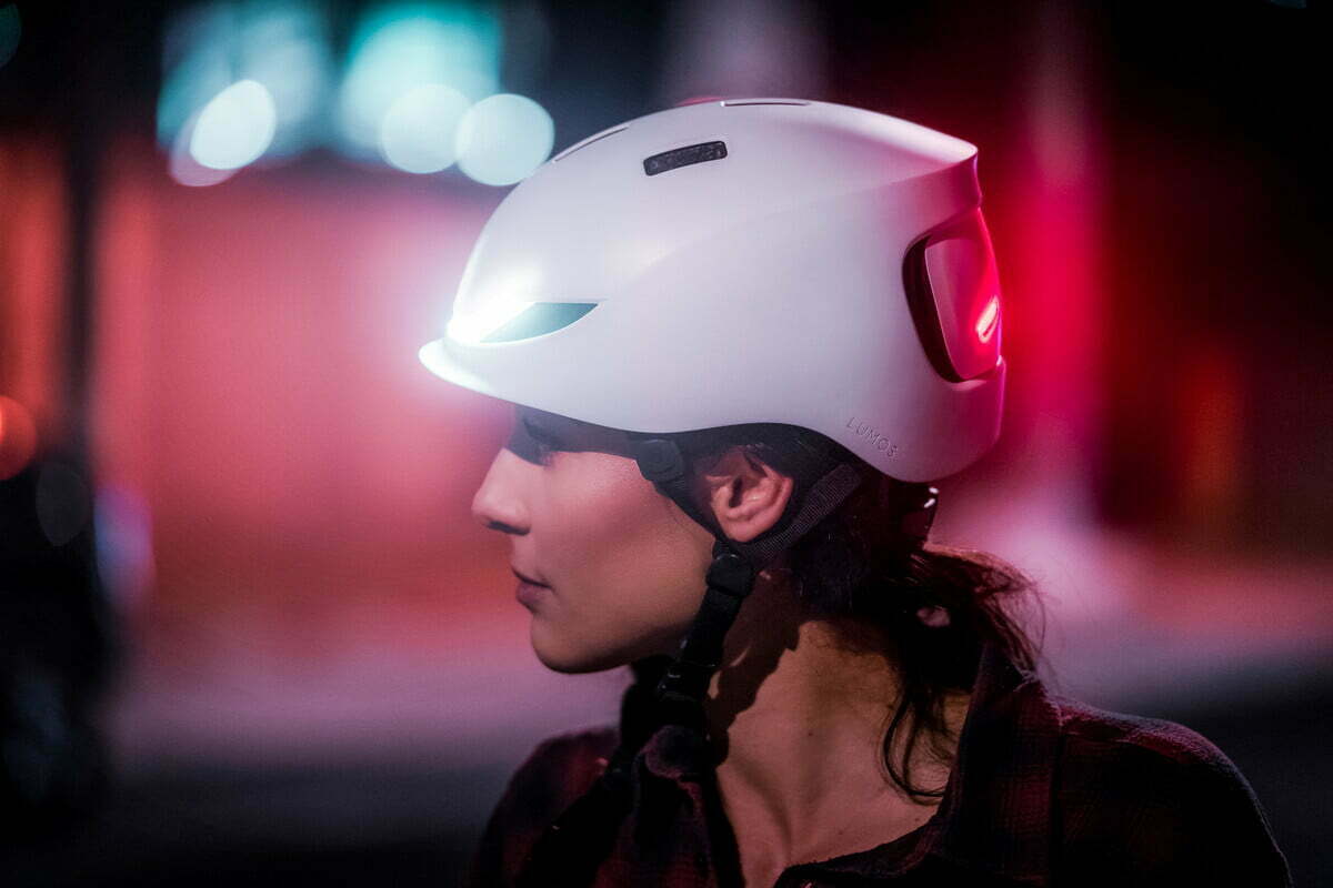 E Scooter Helm mit Blinker: Lumos Matrix E Scooter Helm